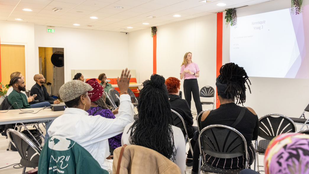 Voorlichting over borstkanker bij Stichting Gouden Handen | Centrum ...